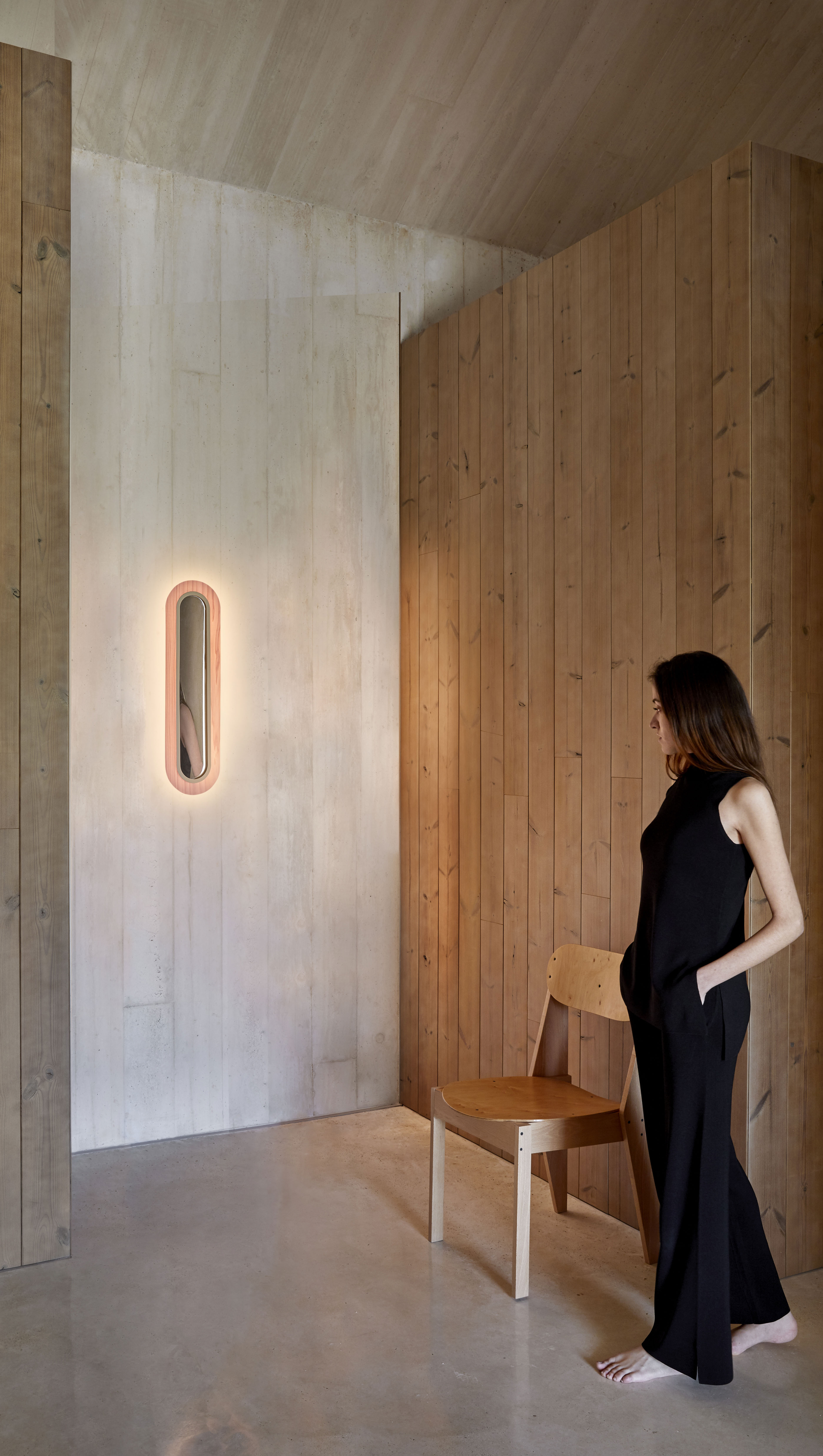 Gallery of Accent light at Refugio - 18