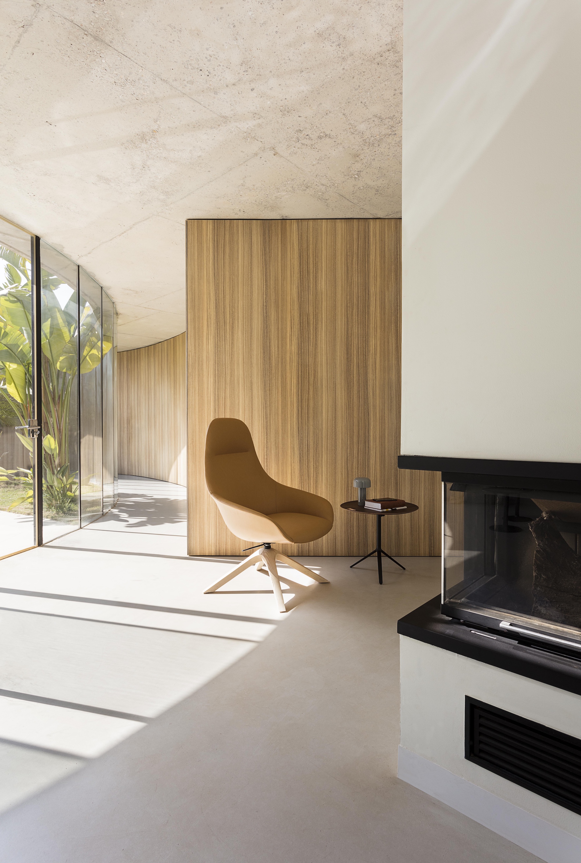 Gallery of Curved Lounge Chairs - 14