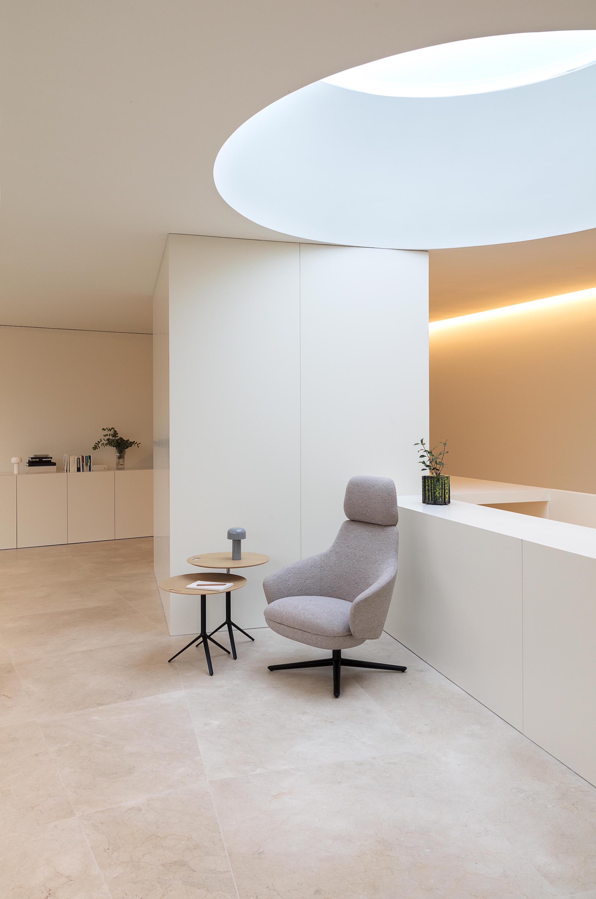 Gallery of Curved Lounge Chairs - 5