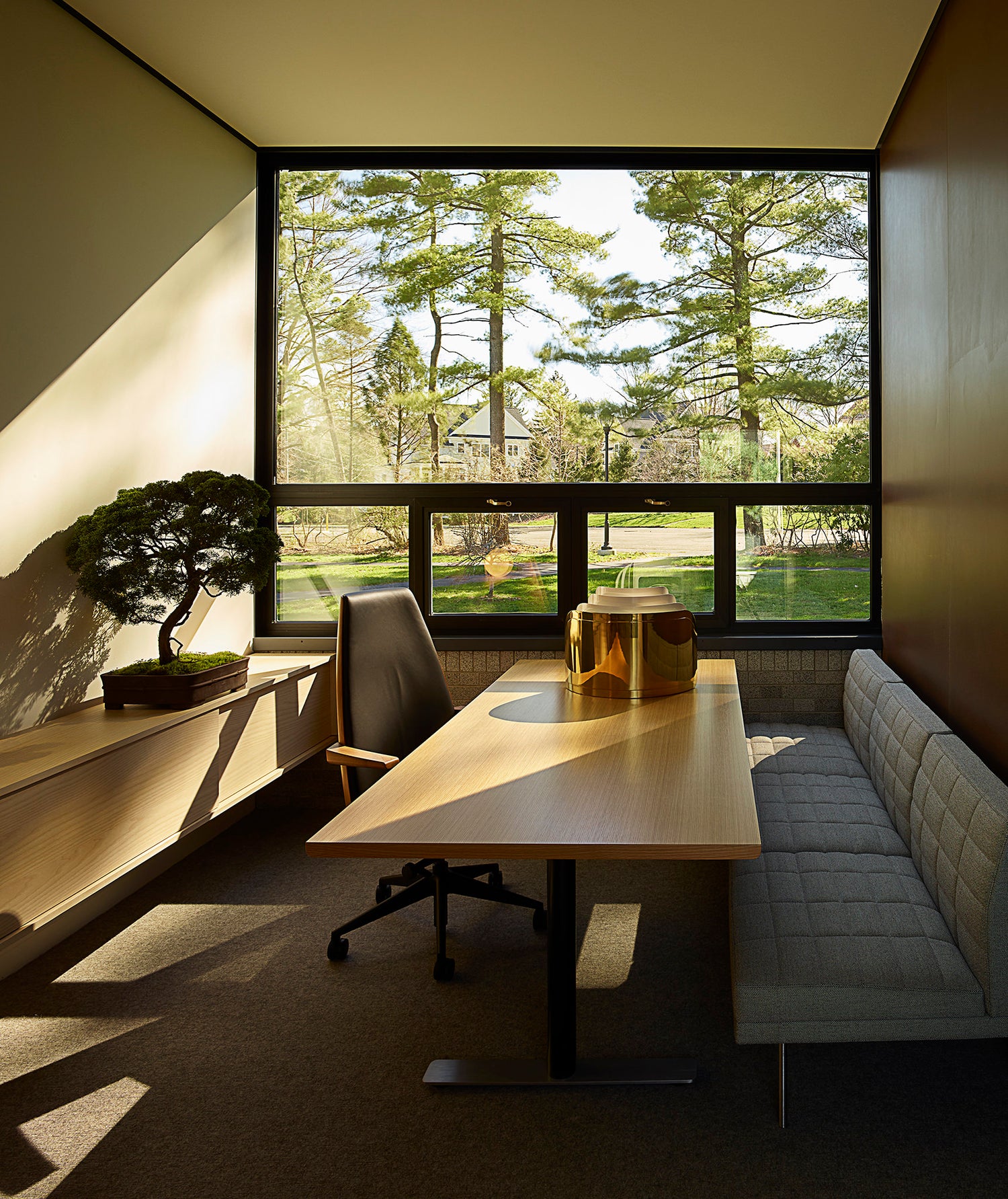 Gallery of Modern Furniture in Johnson's Schlumberger Building - 11