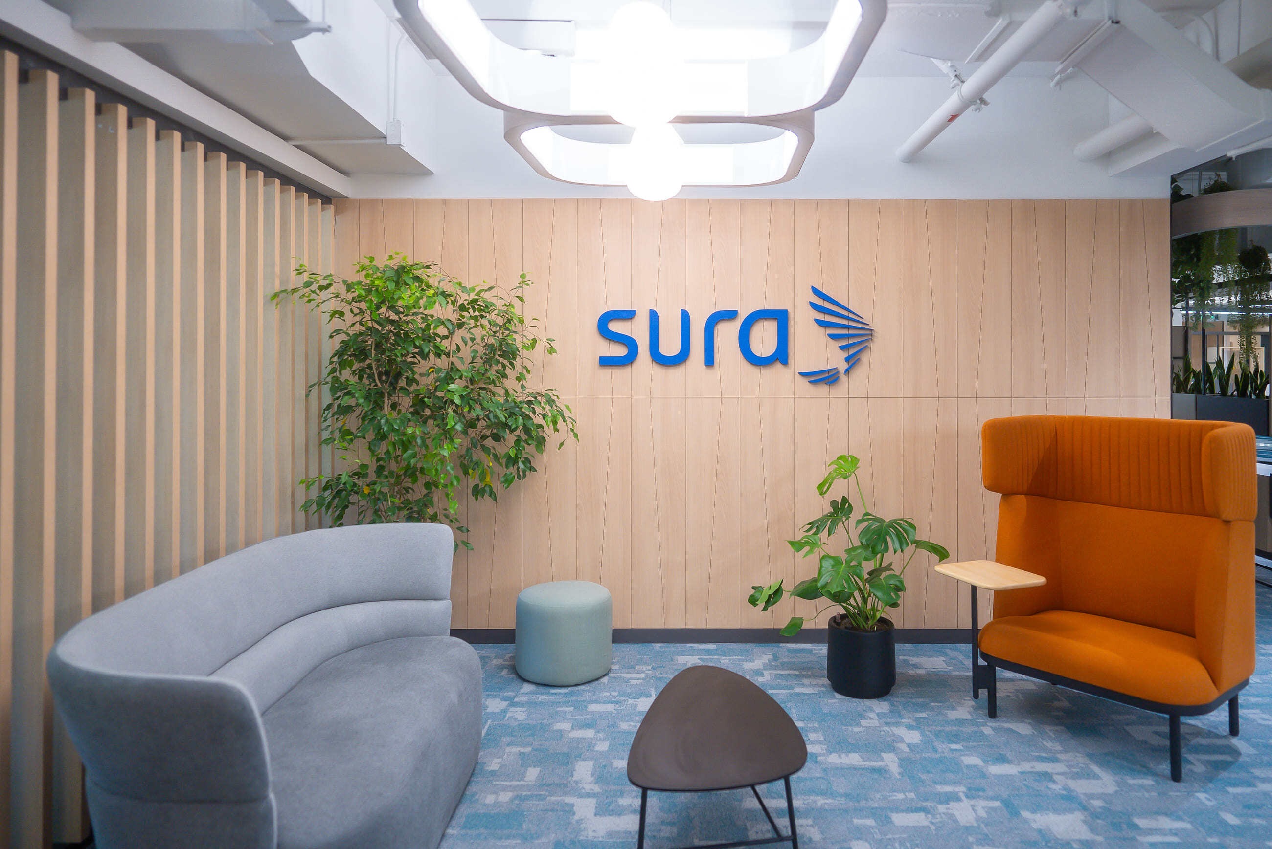 Galeria de Aplicaciones de Melamina Carvalo en Oficinas Sura - 4