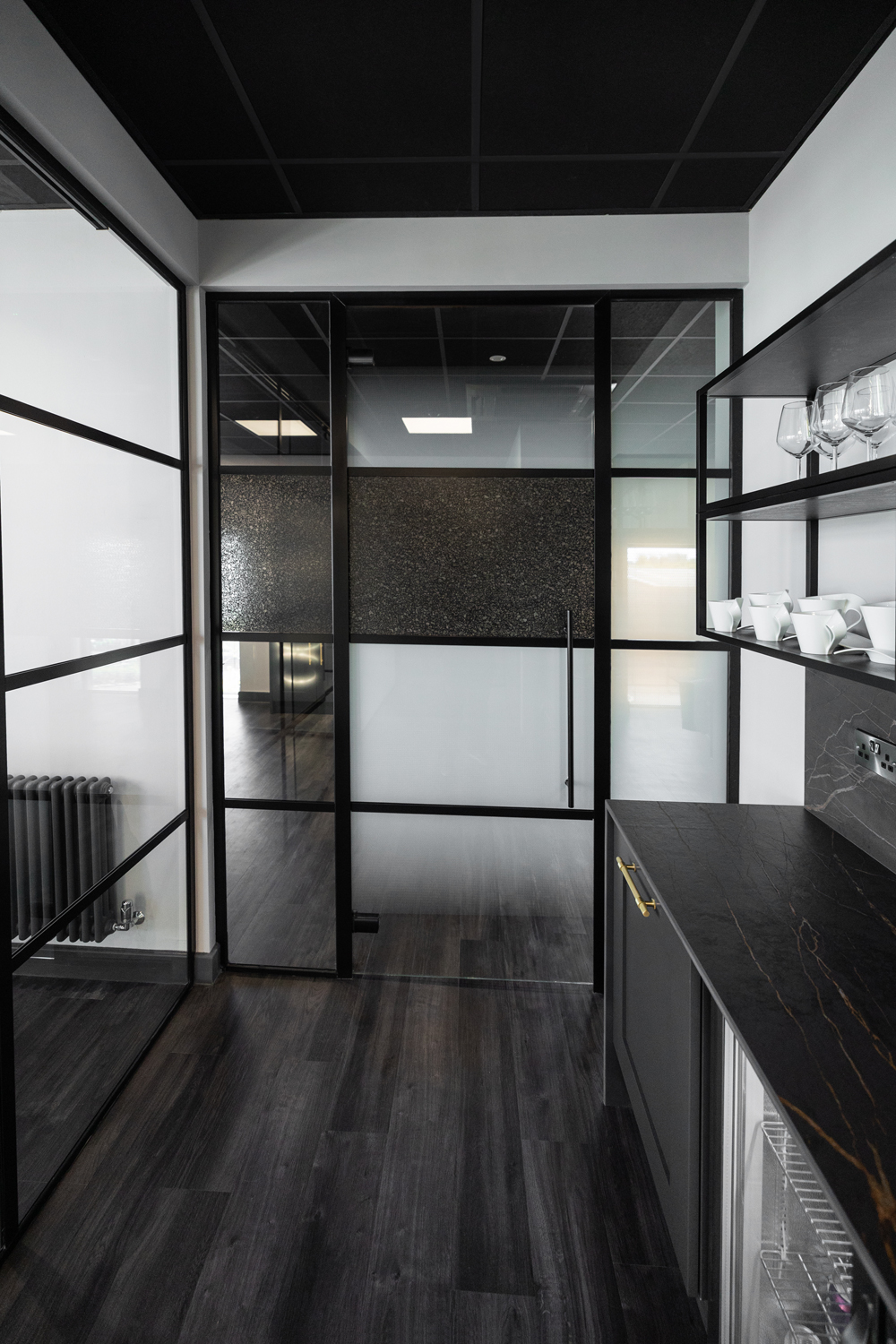 Gallery of 3M™ FASARA™ Glass Finishes at Innova Kitchens - 12