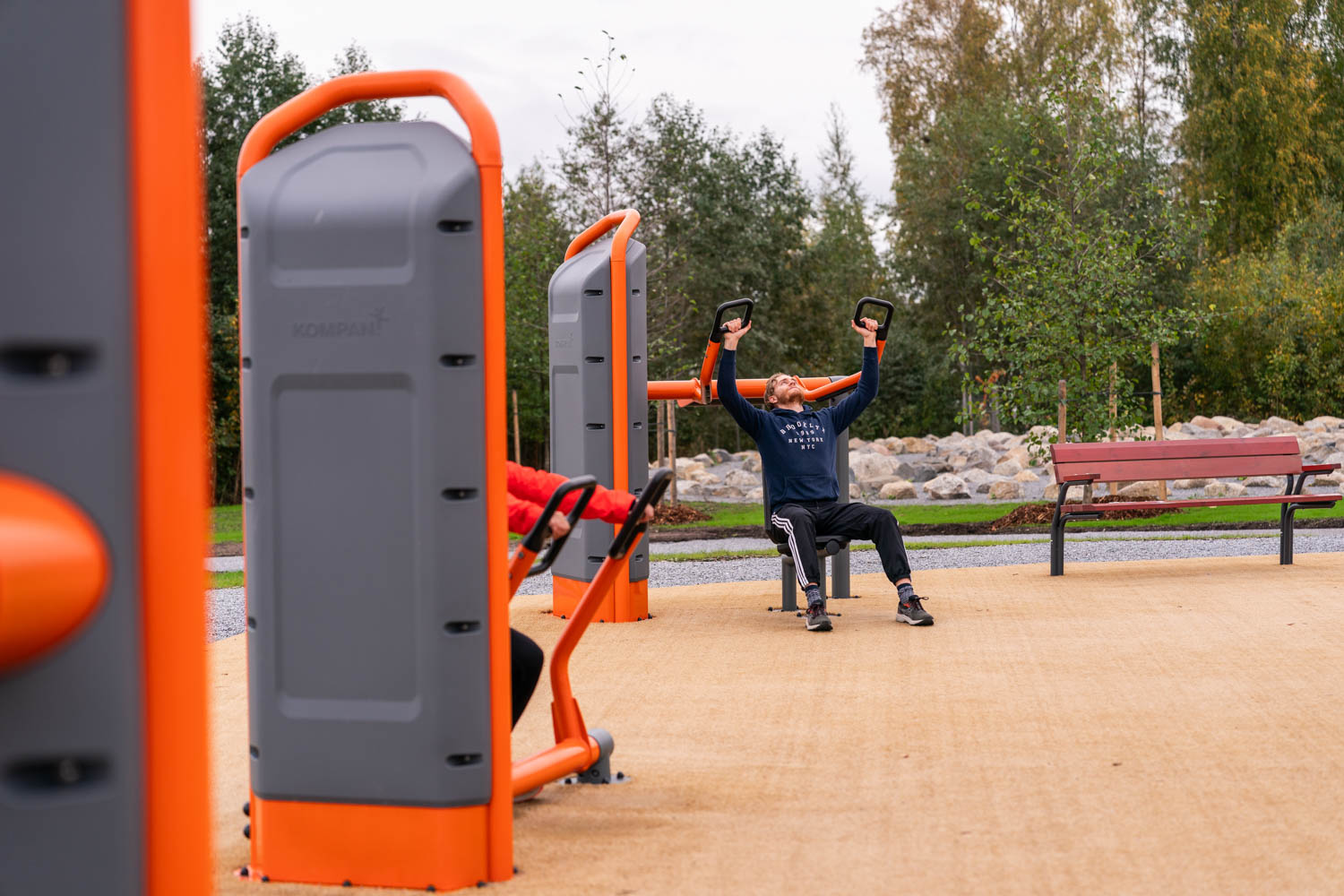 Galeria de Equipamiento para áreas fitness de exterior - 14