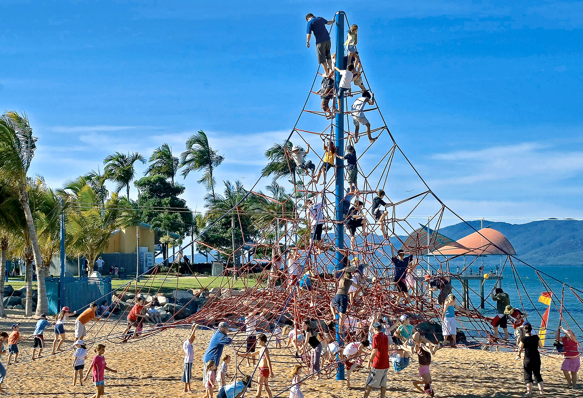 Galeria de Mobiliario seguro para juego y fitness - 14