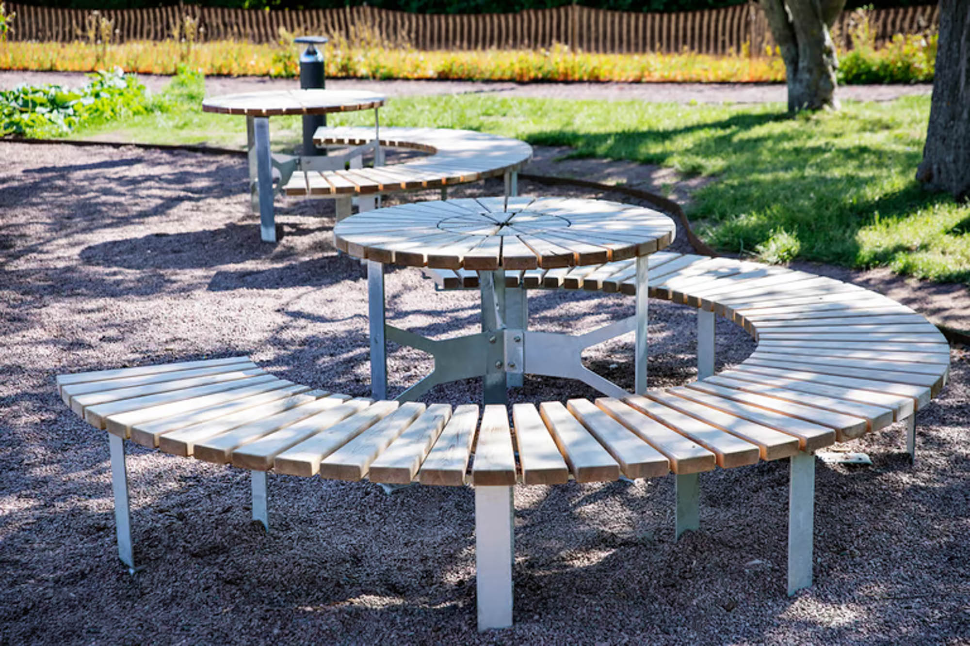 Galeria de Mobiliario inclusivo de exterior para parques - 1