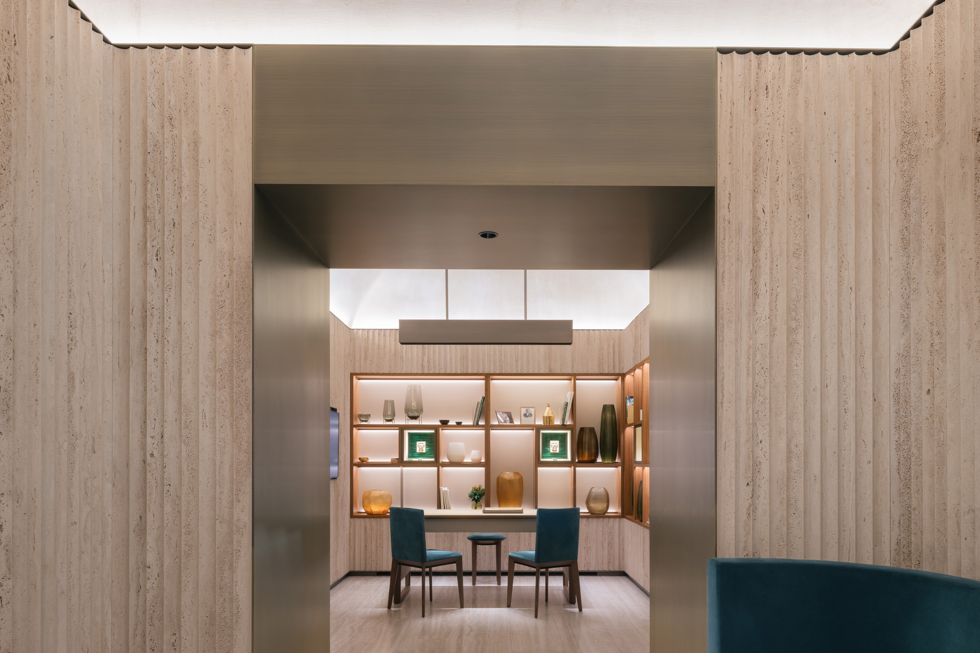 Gallery of Interior Components in Hausmann & Co. Boutique - 5
