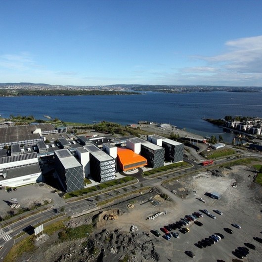 Gallery of Wall Panels ALUCOBOND® SPECTRA - 5