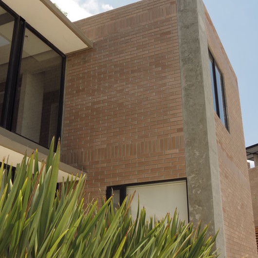 Galeria de Ladrillo Aparente Acabado Liso - 9