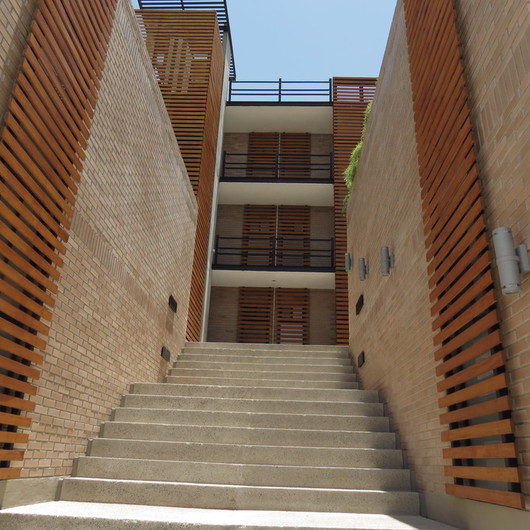 Galeria de Ladrillo Aparente Acabado Liso - 11