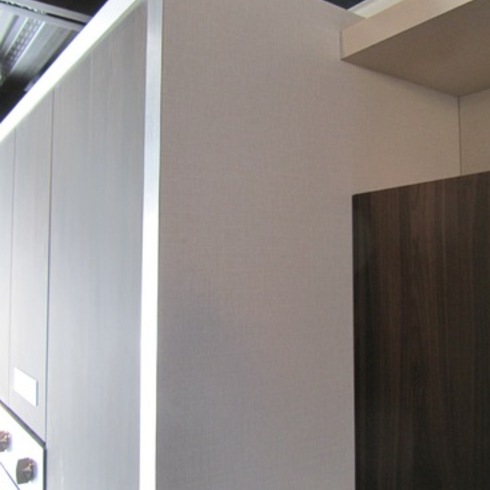 Galeria de Diseño Mobiliario en Melamina Lino y Nogal Ceniza - 5